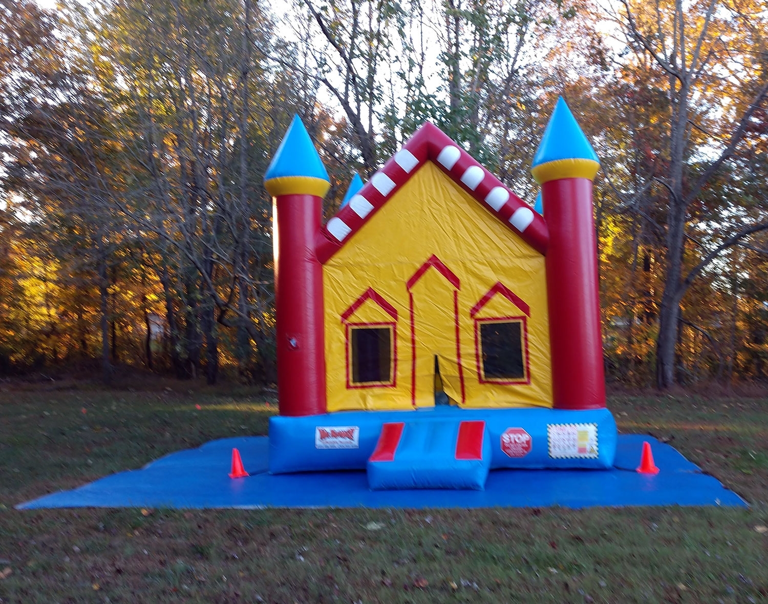Red/Blue Castle Bounce House | Mr. Bounce Inflatable Rentals
